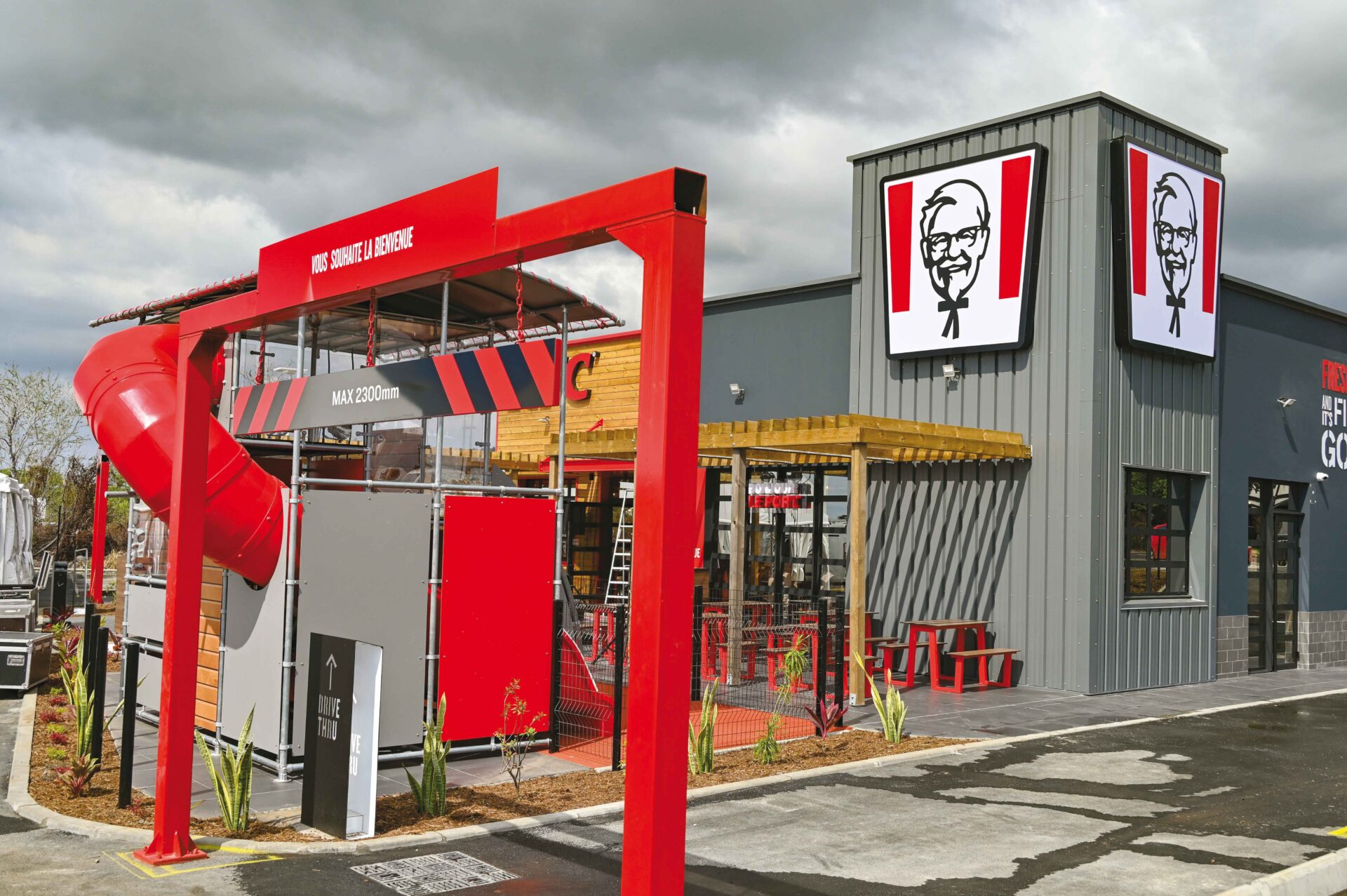 Le premier KFC de l’île ouvre ses portes au Port - Leader Réunion