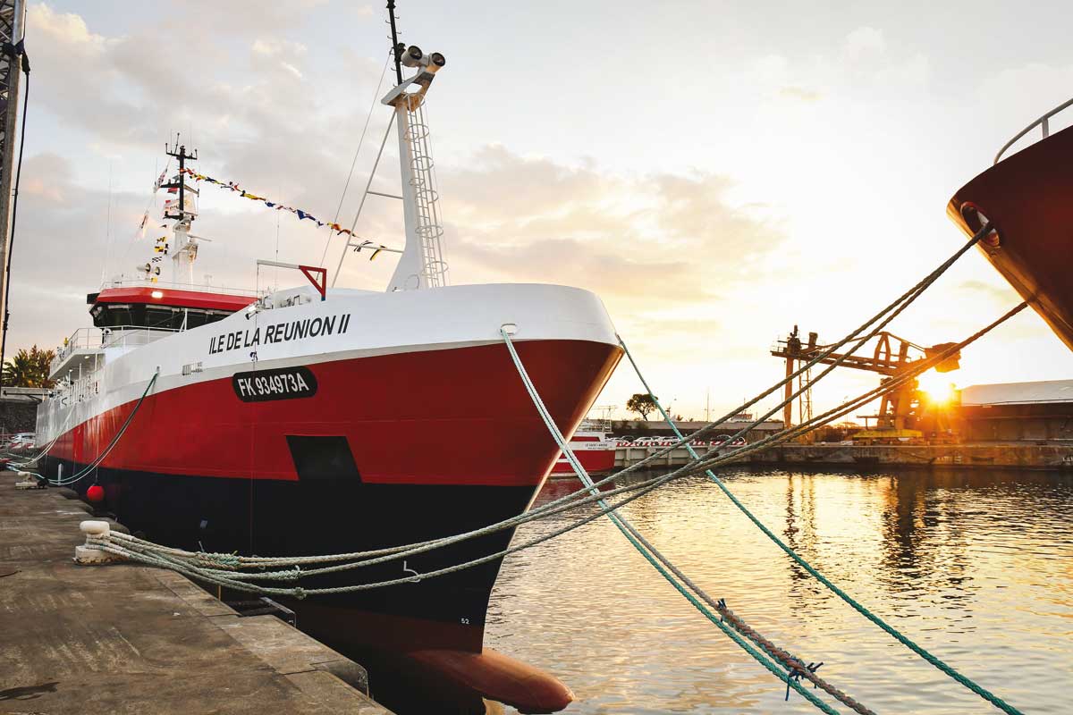 Deux nouveaux bateaux autorises a pêcher la legine - Leader Réunion