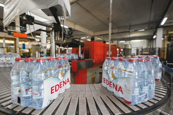 Edena Drinks in transparency - Meeting Leader