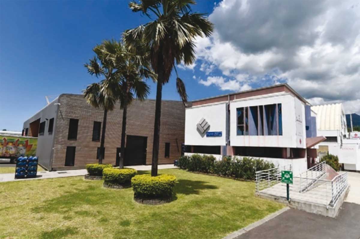 Edena Drinks in transparency - Meeting Leader